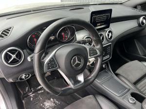Grey Mercedes-Benz CLA 200 2017 in Alytus, with an engine capacity of 2.14 L and mileage of 197 thousand km for 10200 €, photo 17 on AUTOMOTO.COM.LV