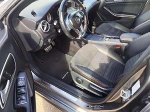 Pelēks Mercedes-Benz CLA 200 2014 Marijampole, ar dzinēja tilpumu 1.80 L un nobraukumu 206 tūkst. km par 12900 €, foto 8 vietnē AUTOMOTO.COM.LV