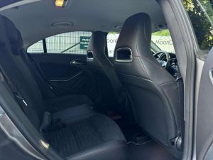 Pelēks Mercedes-Benz CLA 200 2017 Viļņa, ar dzinēja tilpumu 1.60 L un nobraukumu 90 tūkst. km par 18900 €, foto 16 vietnē AUTOMOTO.COM.LV