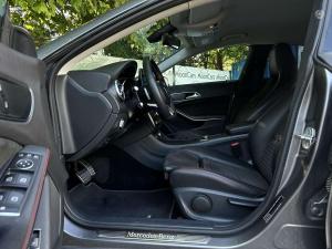 Pelēks Mercedes-Benz CLA 200 2017 Viļņa, ar dzinēja tilpumu 1.60 L un nobraukumu 90 tūkst. km par 18900 €, foto 17 vietnē AUTOMOTO.COM.LV