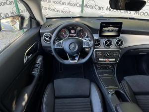 Pelēks Mercedes-Benz CLA 200 2017 Viļņa, ar dzinēja tilpumu 1.60 L un nobraukumu 90 tūkst. km par 18900 €, foto 24 vietnē AUTOMOTO.COM.LV