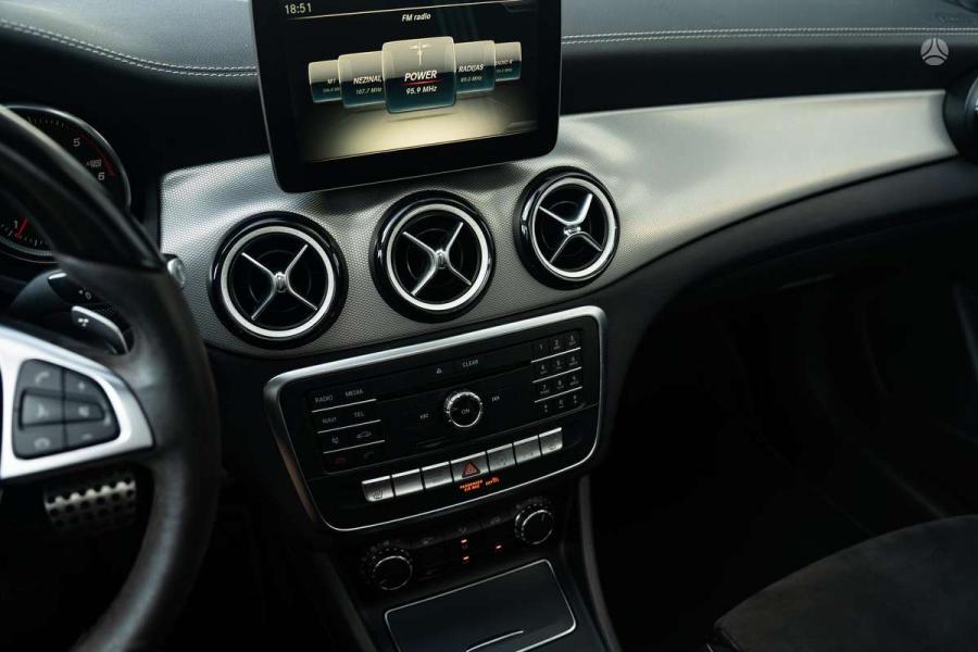 Grey Mercedes-Benz CLA 200 2018 in Vilnius, with an engine capacity of 2.14 L and mileage of 183 thousand km for 13800 €, photo 25 on AUTOMOTO.COM.LV