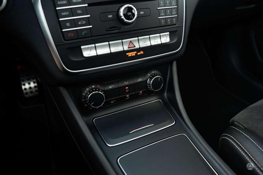 Grey Mercedes-Benz CLA 200 2018 in Vilnius, with an engine capacity of 2.14 L and mileage of 183 thousand km for 13800 €, photo 28 on AUTOMOTO.COM.LV