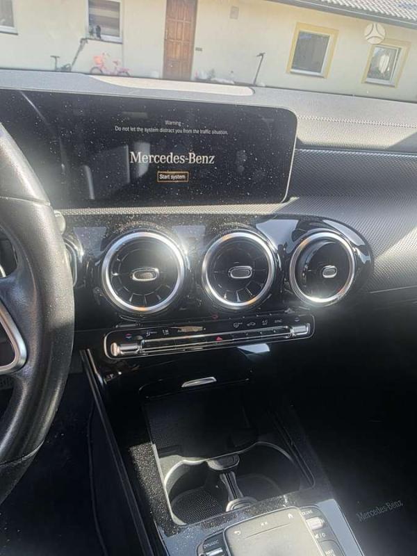 Pelēks Mercedes-Benz CLA 200 2020 Viļņa, ar dzinēja tilpumu 1.95 L un nobraukumu 227 tūkst. km par 15750 €, foto 9 vietnē AUTOMOTO.COM.LV