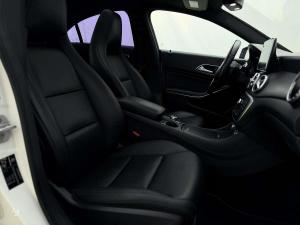 Balts Mercedes-Benz CLA 200 2015 Viļņa, ar dzinēja tilpumu 2.14 L un nobraukumu 81 tūkst. km par 12100 €, foto 14 vietnē AUTOMOTO.COM.LV