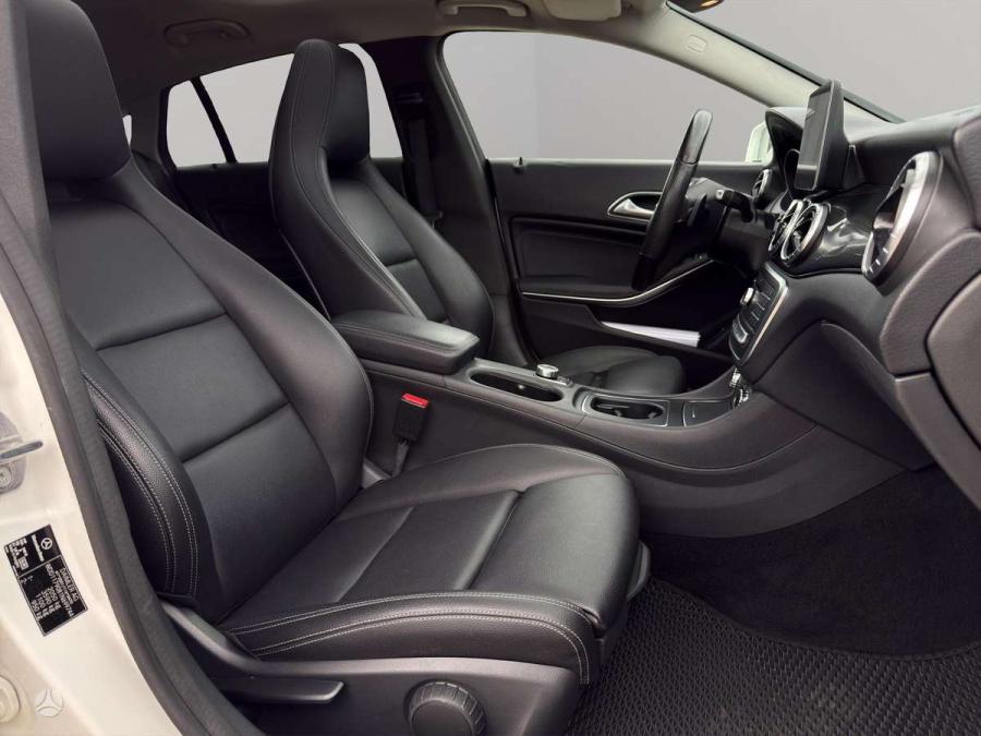 White Mercedes-Benz CLA 200 2018 in Kaunas, with an engine capacity of 2.10 L and mileage of 273 thousand km for 14699 €, photo 9 on AUTOMOTO.COM.LV