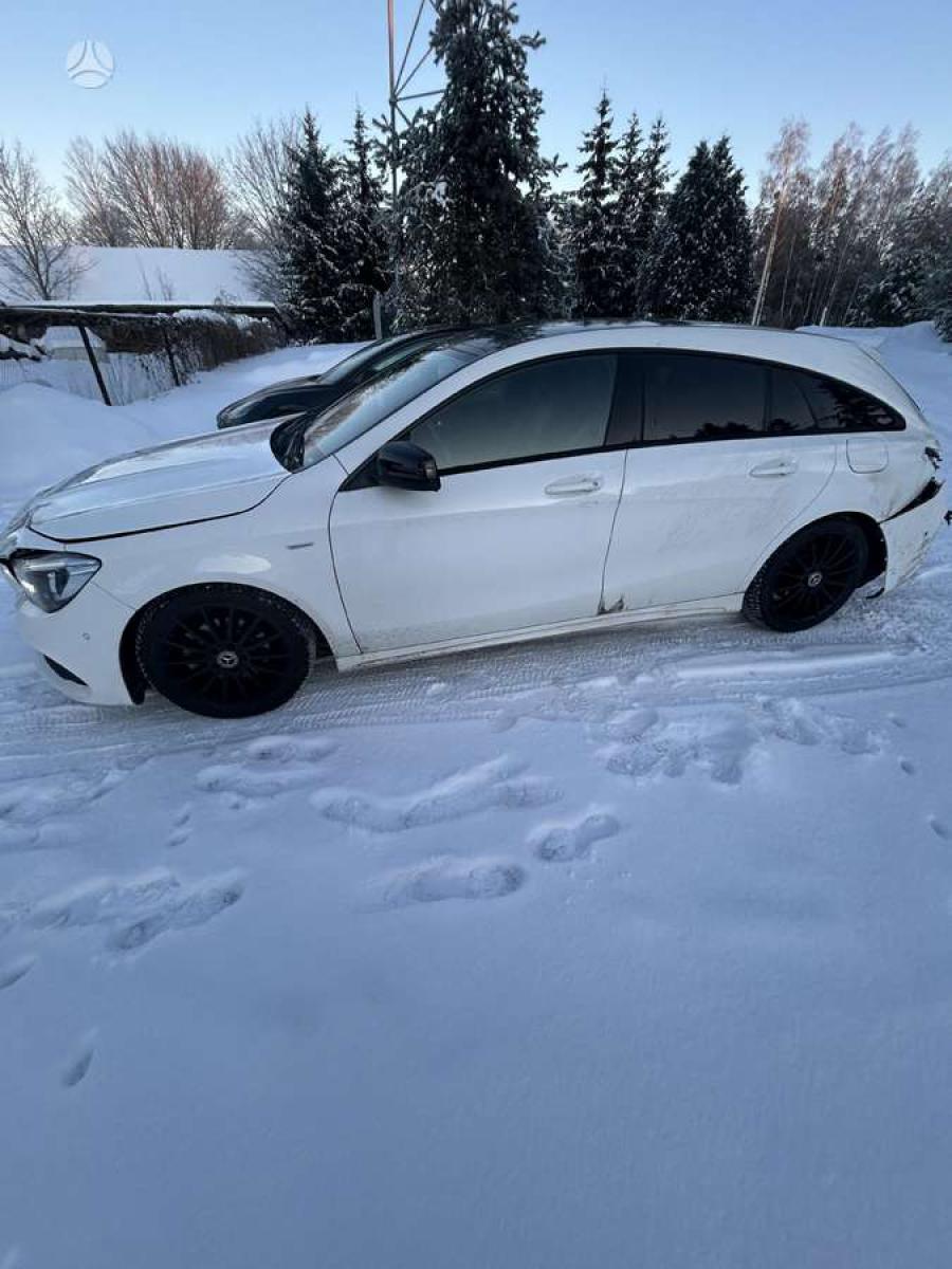 White Mercedes-Benz CLA 200 2019 in Kaunas, with an engine capacity of 2.14 L and mileage of 195 thousand km for 7500 €, photo 3 on AUTOMOTO.COM.LV