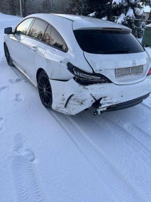 White Mercedes-Benz CLA 200 2019 in Kaunas, with an engine capacity of 2.14 L and mileage of 195 thousand km for 7500 €, photo 4 on AUTOMOTO.COM.LV
