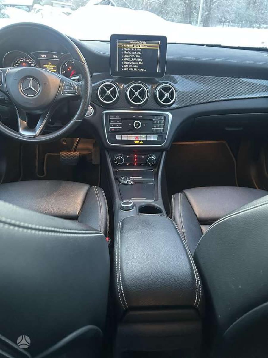 White Mercedes-Benz CLA 200 2019 in Kaunas, with an engine capacity of 2.14 L and mileage of 195 thousand km for 7500 €, photo 13 on AUTOMOTO.COM.LV
