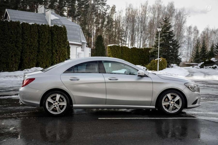 Grey Mercedes-Benz CLA 220 2013 in Elektrenai, with an engine capacity of 2.14 L and mileage of 198 thousand km for 10750 €, photo 4 on AUTOMOTO.COM.LV