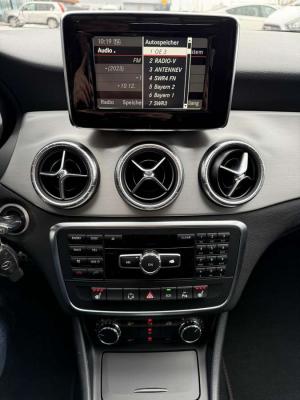 Pelēks Mercedes-Benz CLA 220 2014 Kauņa, ar dzinēja tilpumu 2.14 L un nobraukumu 255 tūkst. km par 12690 €, foto 19 vietnē AUTOMOTO.COM.LV