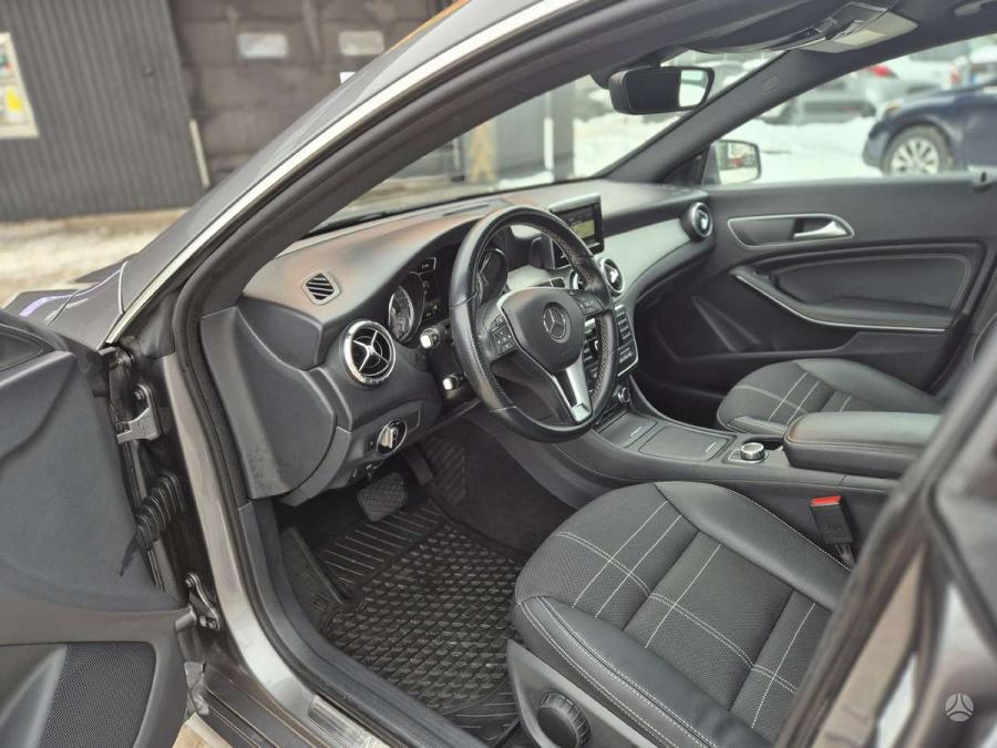 Pelēks Mercedes-Benz CLA 220 2015 Šauļi, ar dzinēja tilpumu 2.14 L un nobraukumu 195 tūkst. km par 11900 €, foto 5 vietnē AUTOMOTO.COM.LV