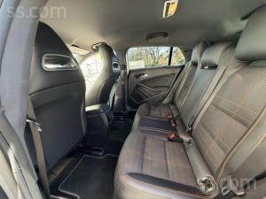 Pelēks Mercedes-Benz CLA 220 2015 Ogre, ar dzinēja tilpumu 2.20 L un nobraukumu 250 tūkst. km par 10000 €, foto 16 vietnē AUTOMOTO.COM.LV