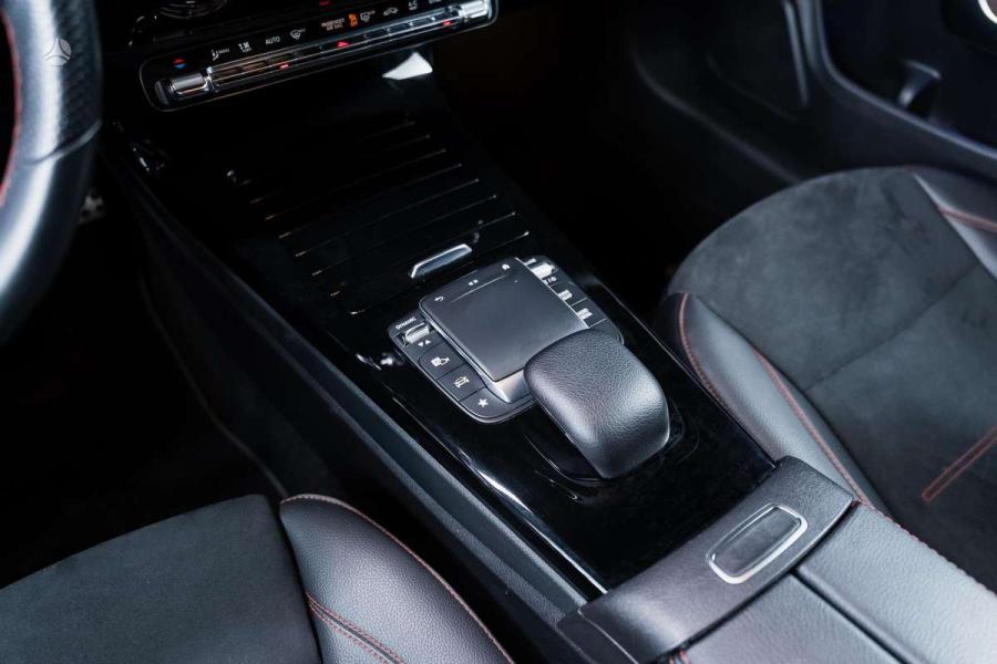 Balts Mercedes-Benz CLA 220 2022 Viļņa, ar dzinēja tilpumu 1.95 L un nobraukumu 77 tūkst. km par 29999 €, foto 23 vietnē AUTOMOTO.COM.LV