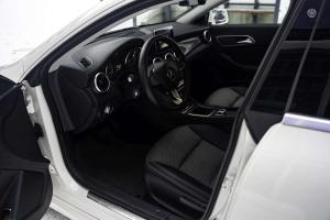 White Mercedes-Benz CLA 220 2016 in Vilnius, with an engine capacity of 1.99 L and mileage of 255 thousand km for 10990 €, photo 18 on AUTOMOTO.COM.LV