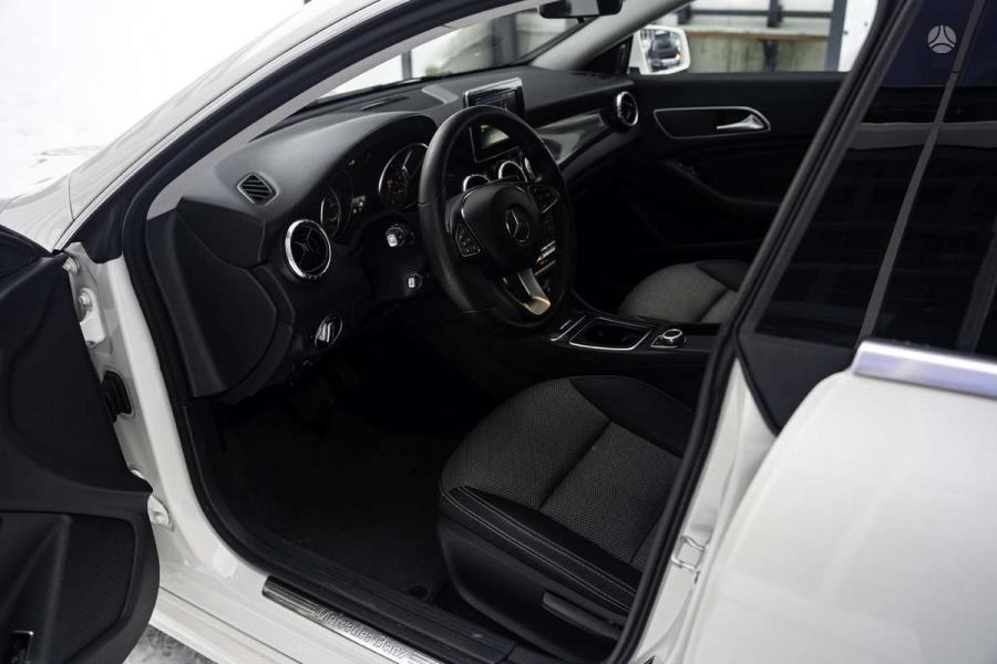 White Mercedes-Benz CLA 220 2016 in Vilnius, with an engine capacity of 1.99 L and mileage of 255 thousand km for 10990 €, photo 18 on AUTOMOTO.COM.LV