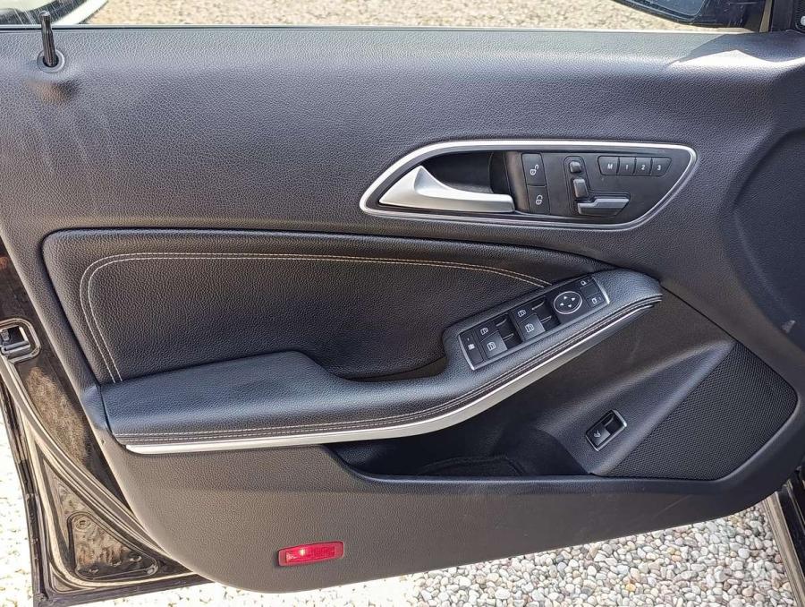 Melns Mercedes-Benz CLA 250 2014 Ukmergė, ar dzinēja tilpumu 1.99 L un nobraukumu 125 tūkst. km par 10600 €, foto 16 vietnē AUTOMOTO.COM.LV