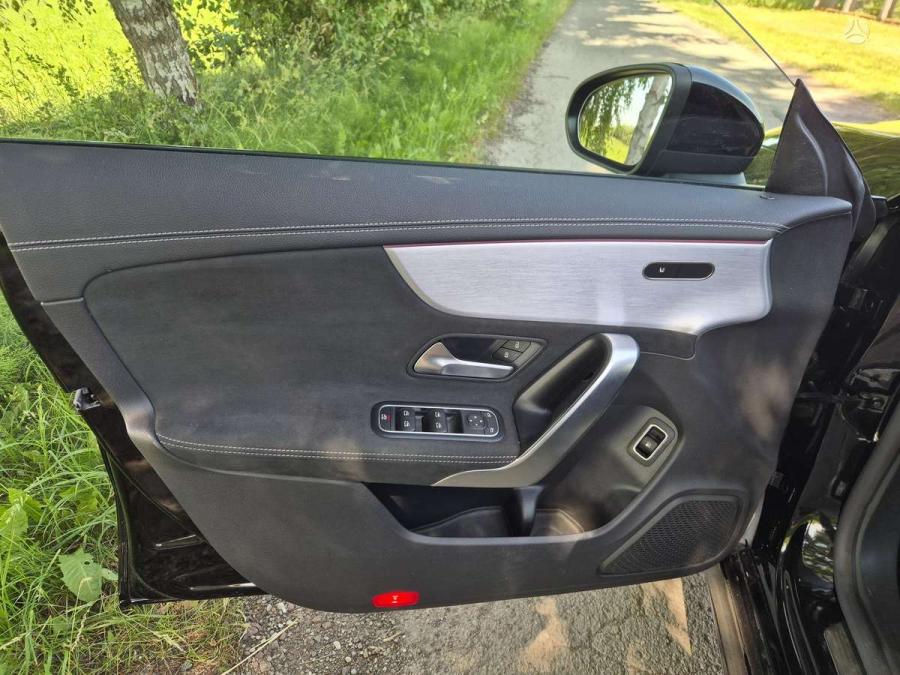 Black Mercedes-Benz CLA 250 2020 in Raseiniai, with an engine capacity of 1.30 L and mileage of 71 thousand km for 23500 €, photo 18 on AUTOMOTO.COM.LV