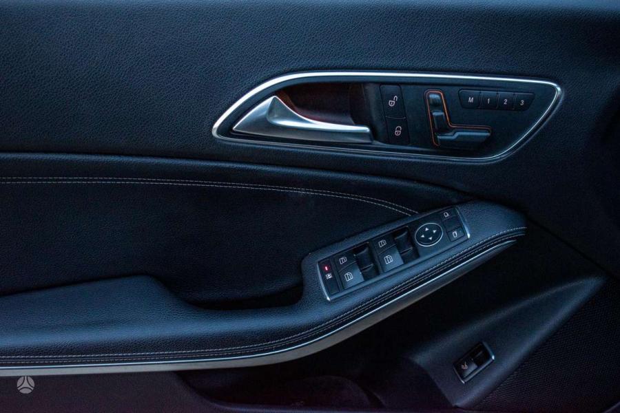 Melns Mercedes-Benz CLA 250 2014 Viļņa, ar dzinēja tilpumu 1.99 L un nobraukumu 218 tūkst. km par 11900 €, foto 16 vietnē AUTOMOTO.COM.LV