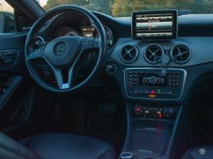Melns Mercedes-Benz CLA 250 2014 Viļņa, ar dzinēja tilpumu 1.99 L un nobraukumu 218 tūkst. km par 11900 €, foto 18 vietnē AUTOMOTO.COM.LV