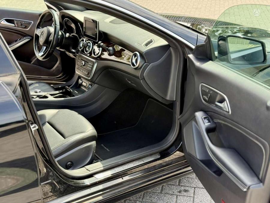 Melns Mercedes-Benz CLA 250 2015 Jonava, ar dzinēja tilpumu 1.99 L un nobraukumu 234 tūkst. km par 11000 €, foto 33 vietnē AUTOMOTO.COM.LV