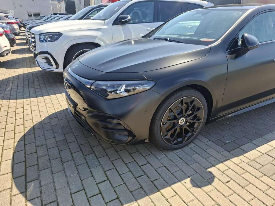 Black Mercedes-Benz CLA 250 2026 in Kaunas, with an engine capacity of 0.00 L and mileage of 0 thousand km for 67000 €, photo 3 on AUTOMOTO.COM.LV