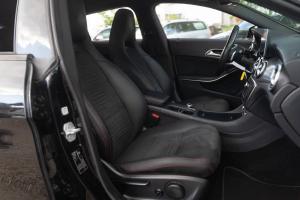 Melns Mercedes-Benz CLA 250 2015 Liepāja, ar dzinēja tilpumu 2.00 L un nobraukumu 179 tūkst. km par 14900 €, foto 17 vietnē AUTOMOTO.COM.LV