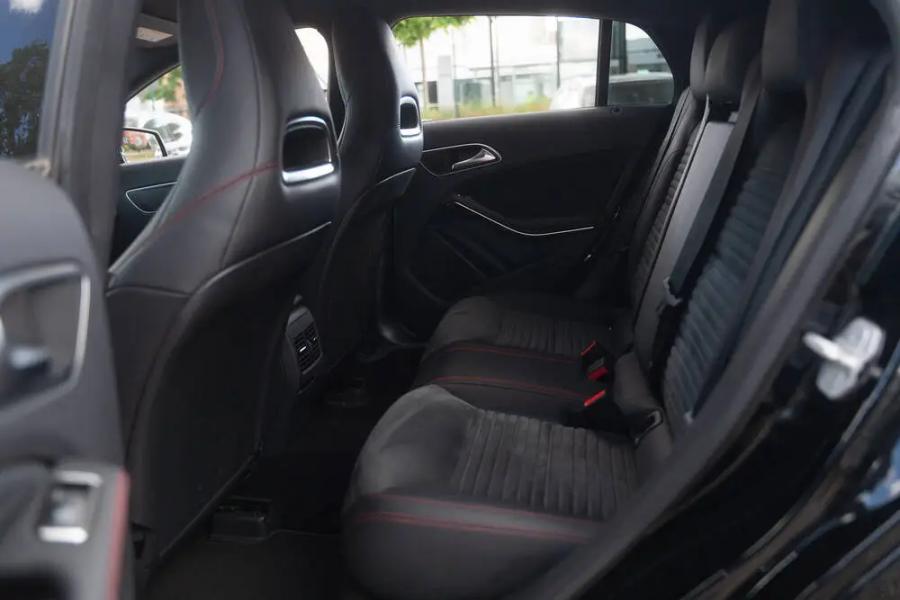 Melns Mercedes-Benz CLA 250 2015 Liepāja, ar dzinēja tilpumu 2.00 L un nobraukumu 179 tūkst. km par 14900 €, foto 18 vietnē AUTOMOTO.COM.LV