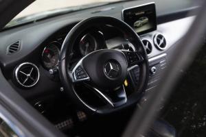 Melns Mercedes-Benz CLA 250 2015 Liepāja, ar dzinēja tilpumu 2.00 L un nobraukumu 179 tūkst. km par 14900 €, foto 25 vietnē AUTOMOTO.COM.LV