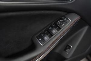 Melns Mercedes-Benz CLA 250 2015 Liepāja, ar dzinēja tilpumu 2.00 L un nobraukumu 179 tūkst. km par 14900 €, foto 32 vietnē AUTOMOTO.COM.LV