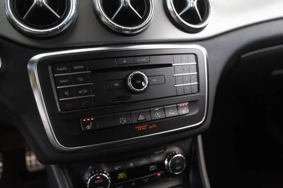 Melns Mercedes-Benz CLA 250 2015 Liepāja, ar dzinēja tilpumu 2.00 L un nobraukumu 179 tūkst. km par 14900 €, foto 36 vietnē AUTOMOTO.COM.LV