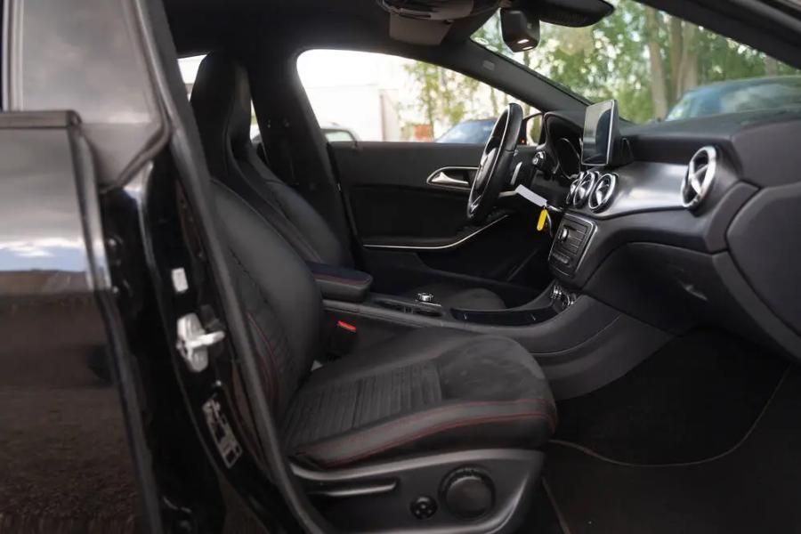 Melns Mercedes-Benz CLA 250 2015 Liepāja, ar dzinēja tilpumu 2.00 L un nobraukumu 179 tūkst. km par 14900 €, foto 39 vietnē AUTOMOTO.COM.LV