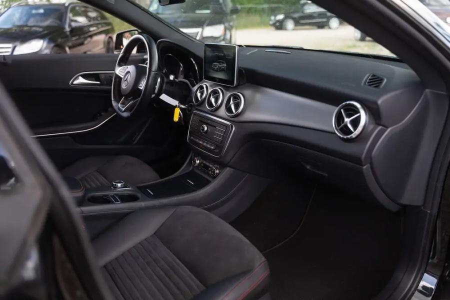 Melns Mercedes-Benz CLA 250 2015 Liepāja, ar dzinēja tilpumu 2.00 L un nobraukumu 179 tūkst. km par 14900 €, foto 40 vietnē AUTOMOTO.COM.LV