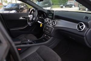 Melns Mercedes-Benz CLA 250 2015 Liepāja, ar dzinēja tilpumu 2.00 L un nobraukumu 179 tūkst. km par 14900 €, foto 41 vietnē AUTOMOTO.COM.LV
