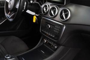 Melns Mercedes-Benz CLA 250 2015 Liepāja, ar dzinēja tilpumu 2.00 L un nobraukumu 179 tūkst. km par 14900 €, foto 42 vietnē AUTOMOTO.COM.LV