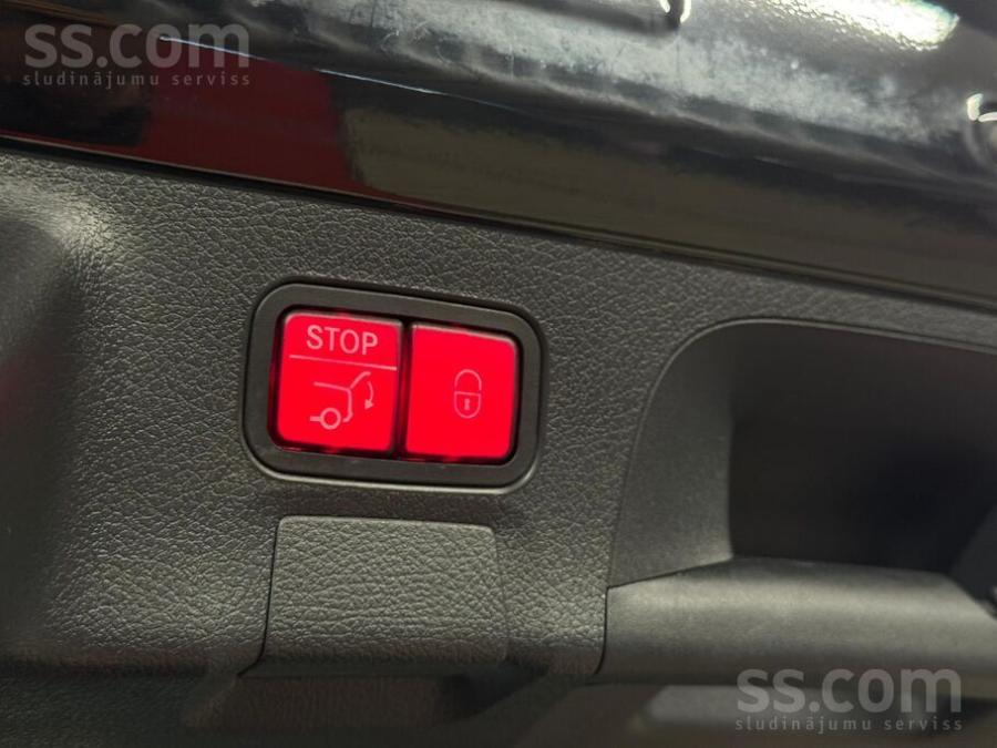 Melns Mercedes-Benz CLA 250 2021 Rīga, ar dzinēja tilpumu 2.00 L un nobraukumu 97 tūkst. km par 25990 €, foto 24 vietnē AUTOMOTO.COM.LV