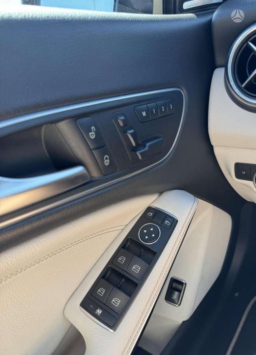 Grey Mercedes-Benz CLA 250 2016 in Kaunas, with an engine capacity of 2.00 L and mileage of 145 thousand km for 16490 €, photo 18 on AUTOMOTO.COM.LV