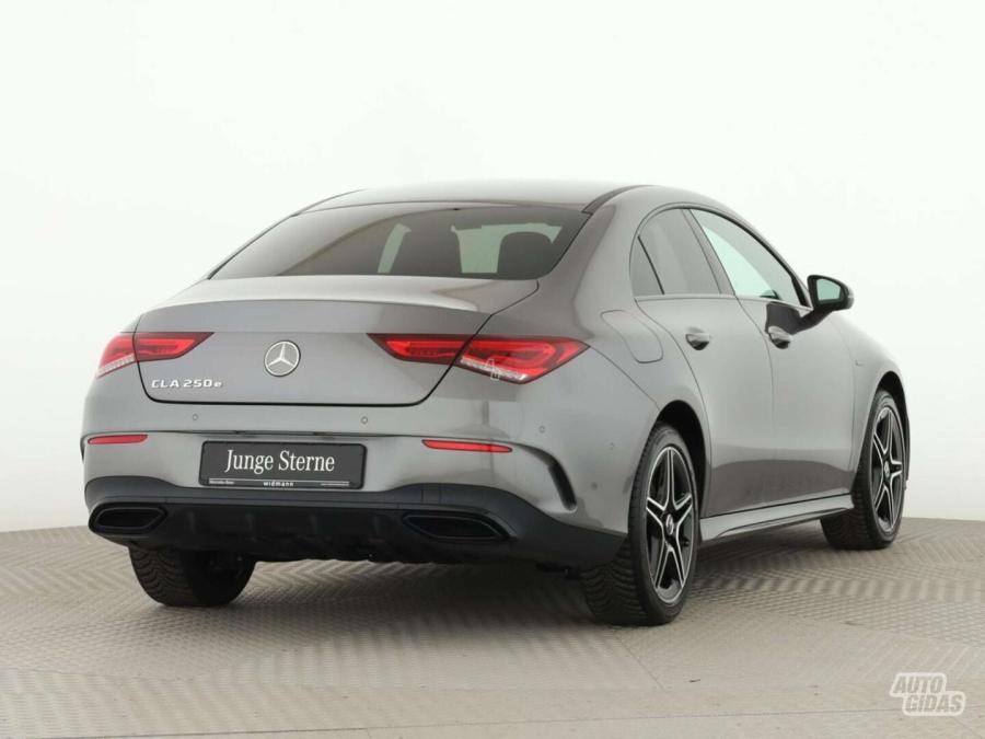 Pelēks Mercedes-Benz CLA 250 2020 Kauņa, ar dzinēja tilpumu 1.30 L un nobraukumu 54 tūkst. km par 32015 €, foto 2 vietnē AUTOMOTO.COM.LV