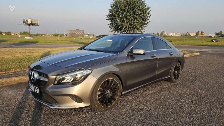 Pelēks Mercedes-Benz CLA 250 2018 Kauņa, ar dzinēja tilpumu 1.99 L un nobraukumu 145 tūkst. km par 15900 €, foto 1 vietnē AUTOMOTO.COM.LV