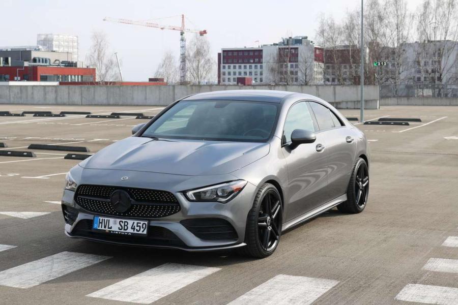 Pelēks Mercedes-Benz CLA 250 2021 Viļņa, ar dzinēja tilpumu 2.00 L un nobraukumu 108 tūkst. km par 26600 €, foto 1 vietnē AUTOMOTO.COM.LV