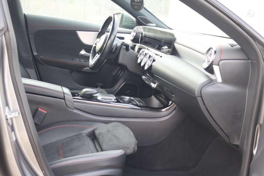 Pelēks Mercedes-Benz CLA 250 2021 Viļņa, ar dzinēja tilpumu 2.00 L un nobraukumu 108 tūkst. km par 26600 €, foto 22 vietnē AUTOMOTO.COM.LV