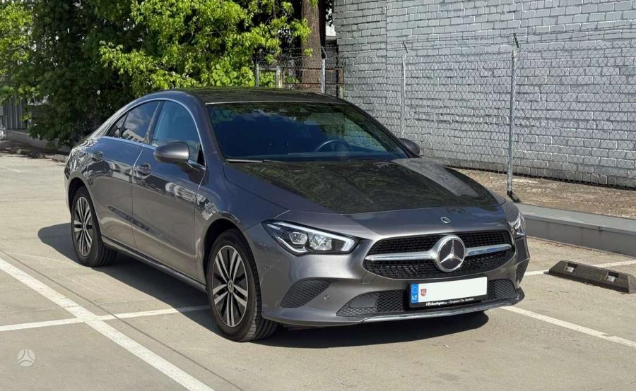 Pelēks Mercedes-Benz CLA 250 2021 Viļņa, ar dzinēja tilpumu 1.33 L un nobraukumu 95 tūkst. km par 24250 €, foto 1 vietnē AUTOMOTO.COM.LV