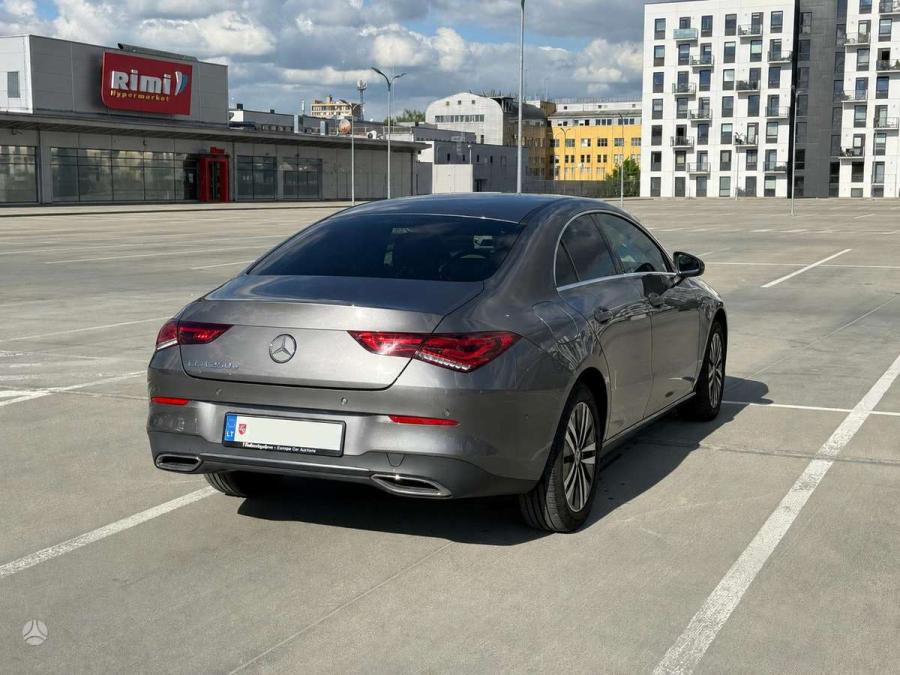 Pelēks Mercedes-Benz CLA 250 2021 Viļņa, ar dzinēja tilpumu 1.33 L un nobraukumu 95 tūkst. km par 24250 €, foto 3 vietnē AUTOMOTO.COM.LV