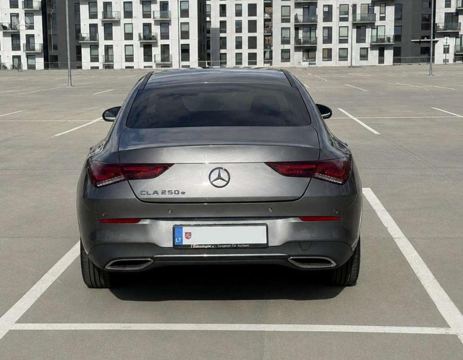 Pelēks Mercedes-Benz CLA 250 2021 Viļņa, ar dzinēja tilpumu 1.33 L un nobraukumu 95 tūkst. km par 24250 €, foto 4 vietnē AUTOMOTO.COM.LV