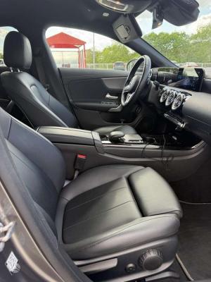 Pelēks Mercedes-Benz CLA 250 2021 Viļņa, ar dzinēja tilpumu 1.33 L un nobraukumu 95 tūkst. km par 24250 €, foto 8 vietnē AUTOMOTO.COM.LV