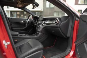 Red Mercedes-Benz CLA 250 2014 in Vilnius, with an engine capacity of 1.99 L and mileage of 193 thousand km for 17500 €, photo 21 on AUTOMOTO.COM.LV