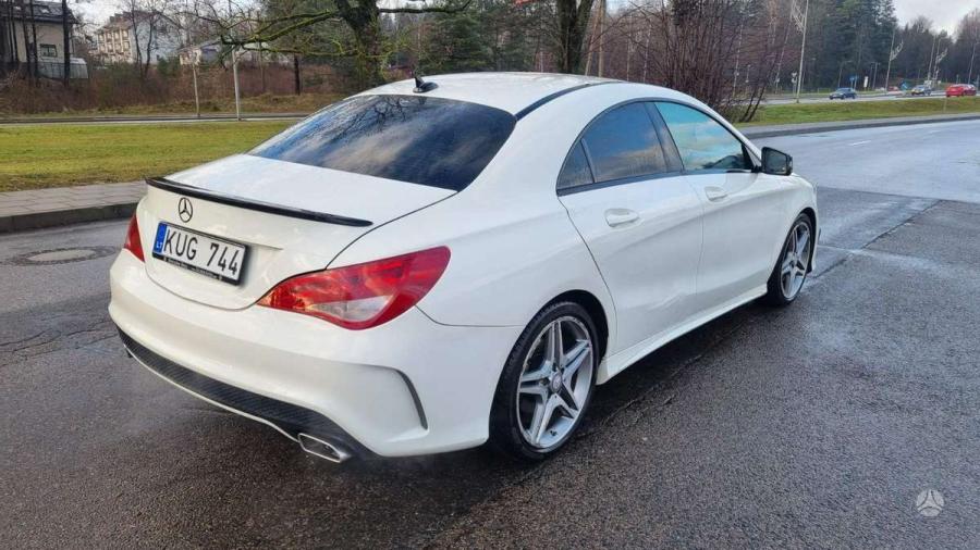 Balts Mercedes-Benz CLA 250 2014 Viļņa, ar dzinēja tilpumu 1.99 L un nobraukumu 215 tūkst. km par 12500 €, foto 4 vietnē AUTOMOTO.COM.LV