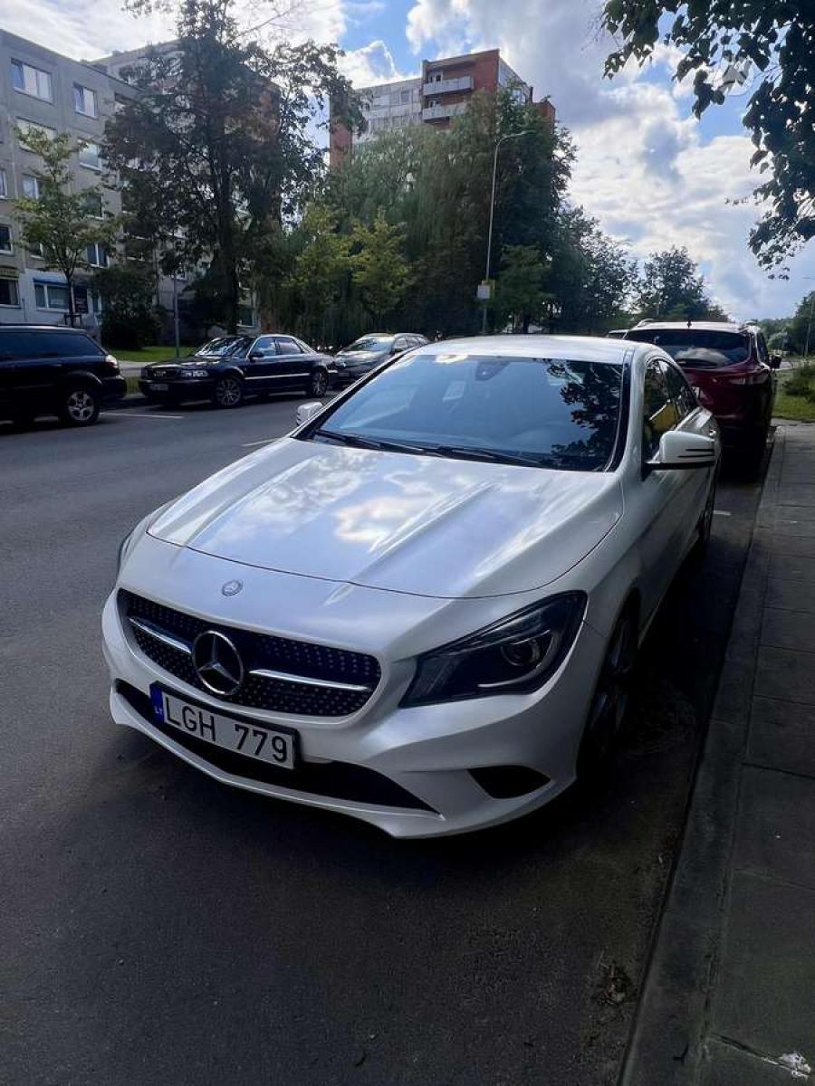 White Mercedes-Benz CLA 250 2015 in Vilnius, with an engine capacity of 1.99 L and mileage of 214 thousand km for 10900 €, photo 4 on AUTOMOTO.COM.LV