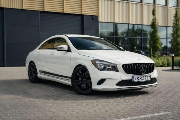 White Mercedes-Benz CLA 250 2017 in Vilnius, with an engine capacity of 1.99 L and mileage of 109 thousand km for 13000 €, photo 4 on AUTOMOTO.COM.LV