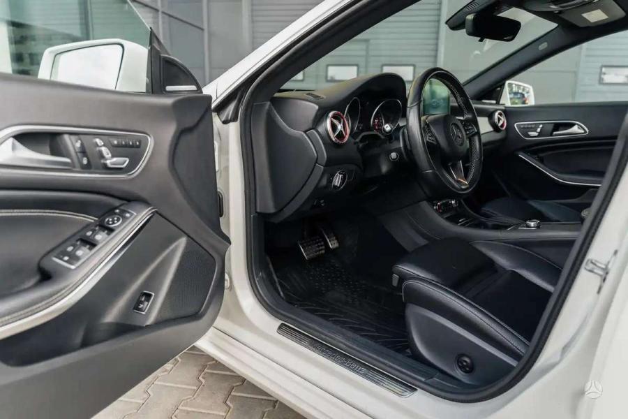 White Mercedes-Benz CLA 250 2017 in Vilnius, with an engine capacity of 1.99 L and mileage of 109 thousand km for 13000 €, photo 18 on AUTOMOTO.COM.LV